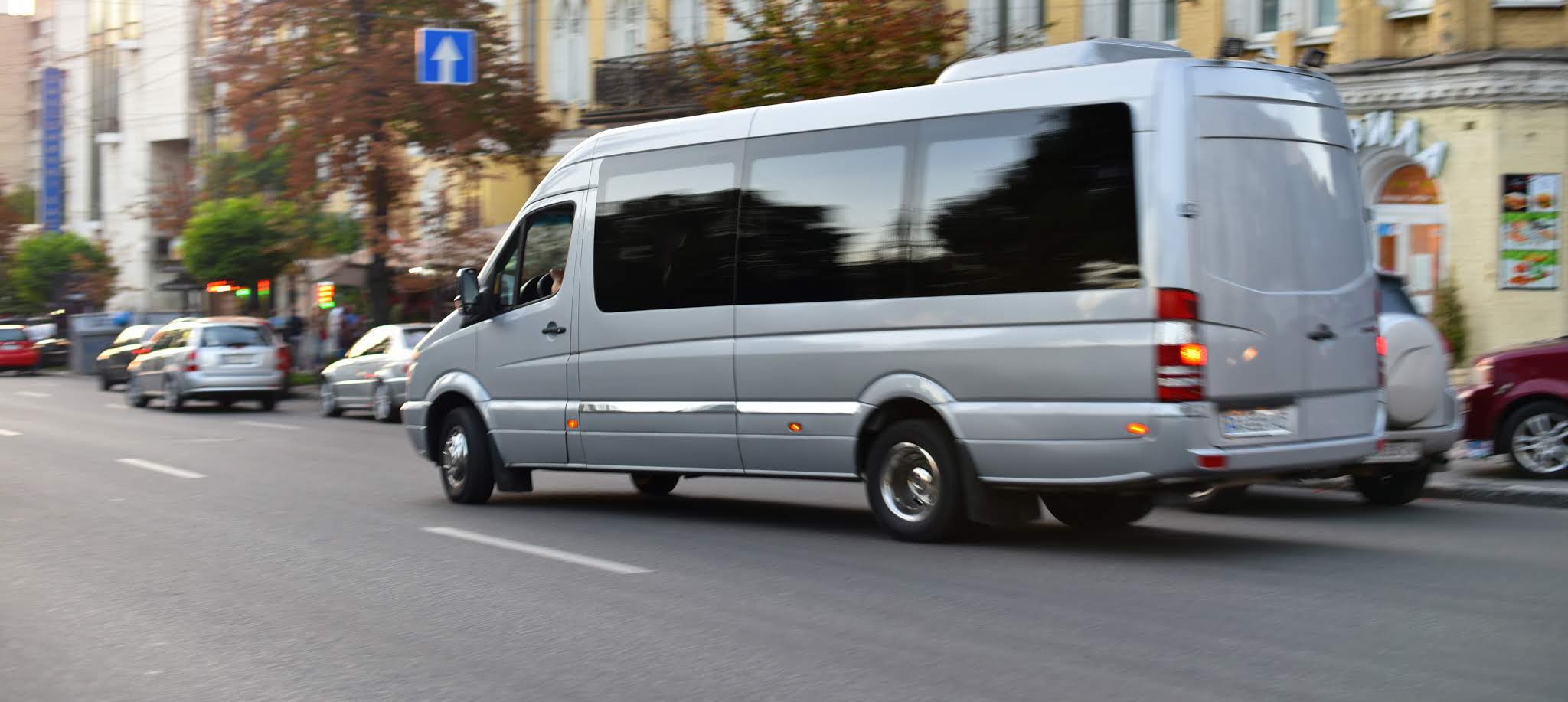 Minimizing Accident Risks When Driving Near a 15 Passenger Van