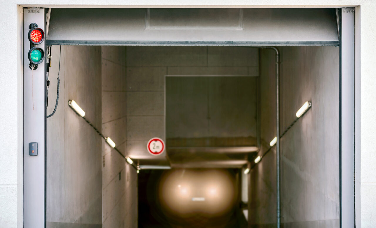 Who's responsible for injuries caused by automatic parking gates?